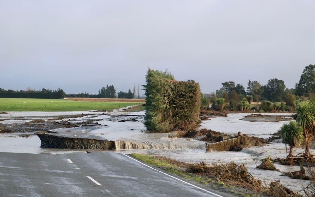 Canterbury flooding in pictures: Bridge damage adds to floods drama ...