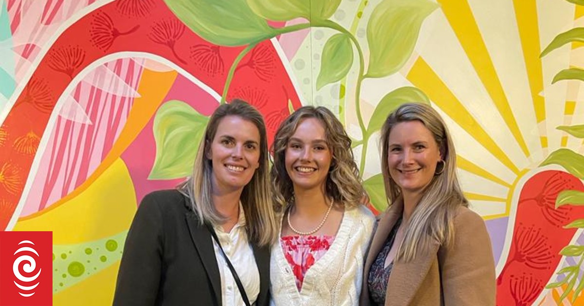 Artstart - a practical launch of young artists' careers | RNZ