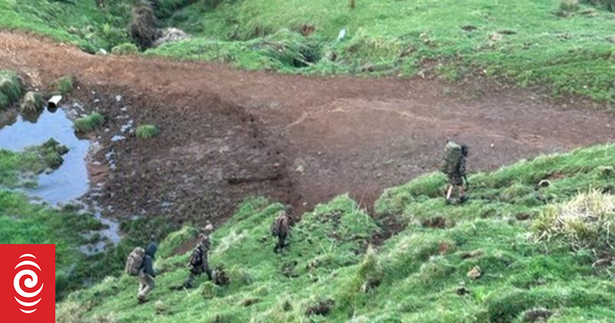 Watch: Police took hours to respond to video of fugitive Tom Phillips ...