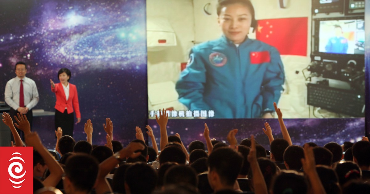 China space lab's return drifting later | RNZ News