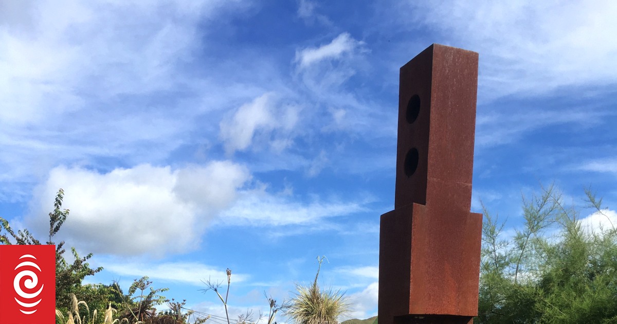 Gordon Collier's magical home gardens | RNZ