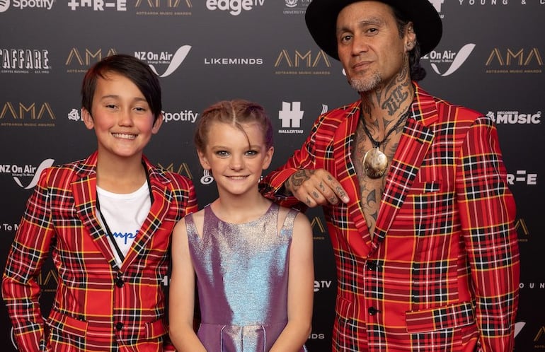 Tiki Taane's family affair | RNZ