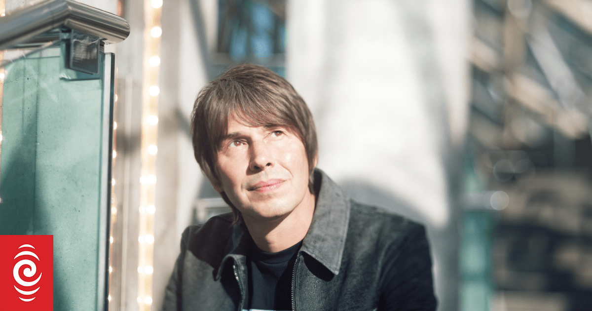 Rock-star physicist Brian Cox: Solar Systems | RNZ