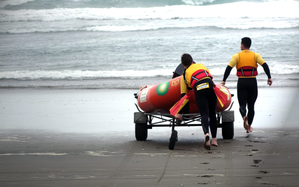 Surf Report - Piha | RNZ