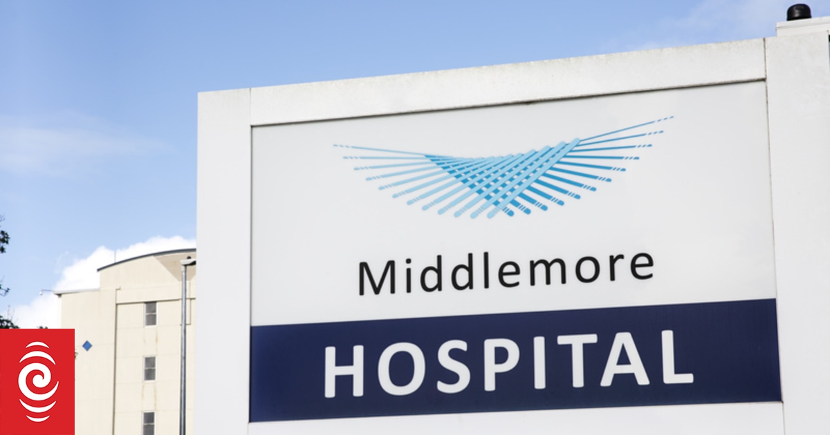 Man dies from Covid-19 in Middlemore Hospital | RNZ News