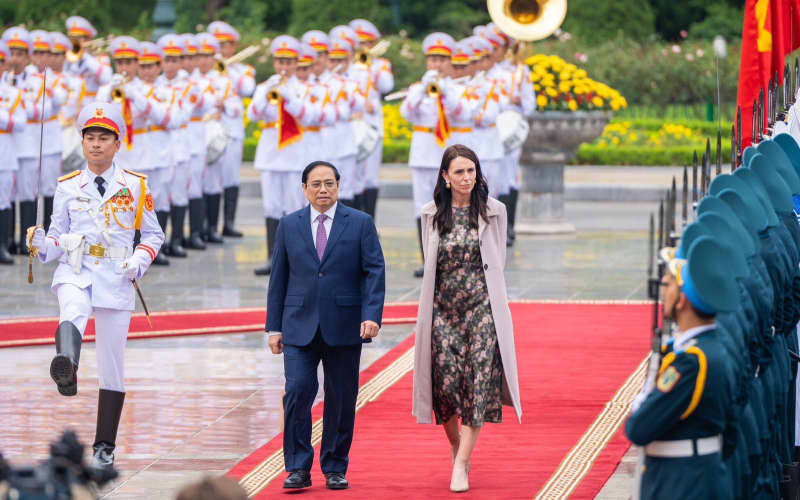 Ardern receives ceremonial welcome on arrival in Vietnam | RNZ