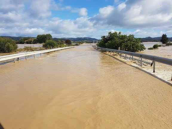 Edgecumbe's flood evacuation - in pictures | RNZ News