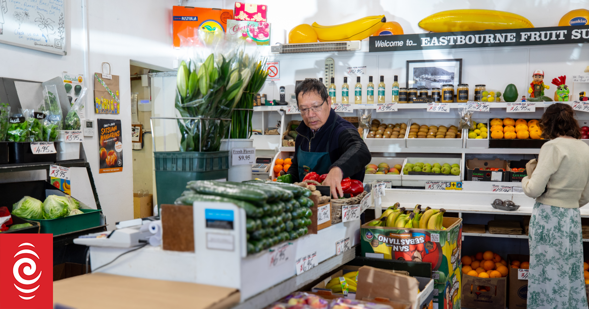 Wellington fruit shop to close the doors after 65 years | RNZ News