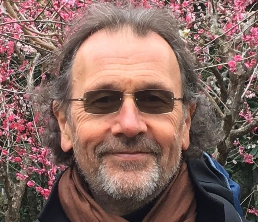 'Academic superstar' wins top research award | RNZ