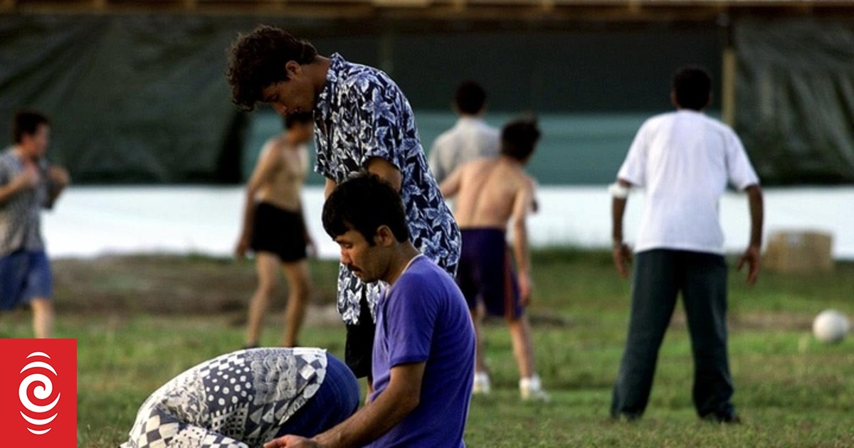 Threat level raised on Nauru after death of asylum seeker | RNZ News