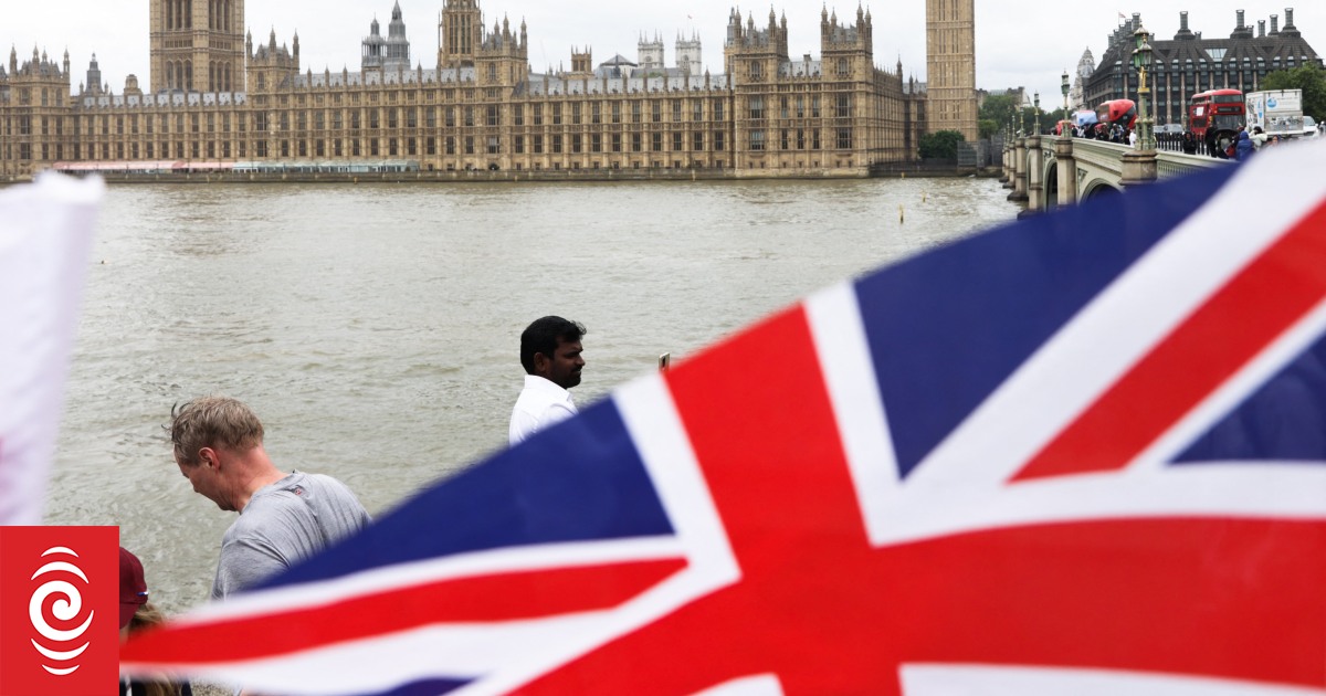 UK vote count continues, Labour on track for win | RNZ