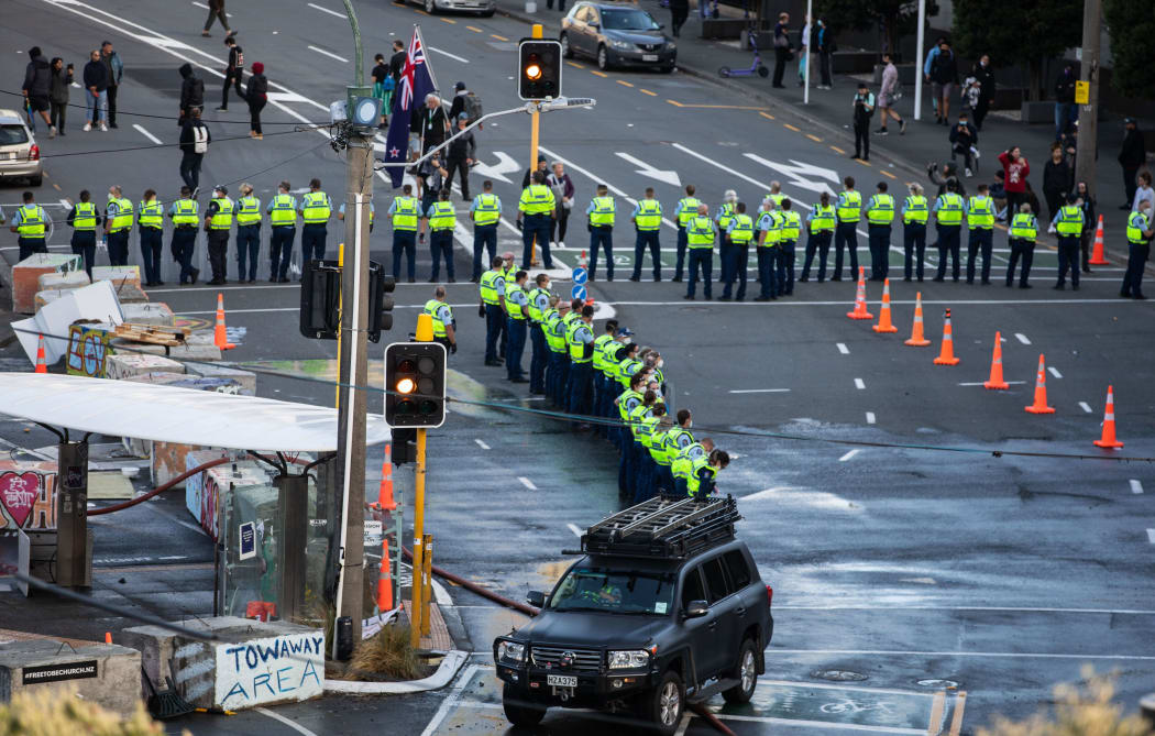 As it happened: Anti-mandate protest enters 23rd day as police descend ...