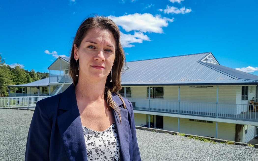 'We've been failed' - Former Gloriavale student angry at lost education opportunities | RNZ News