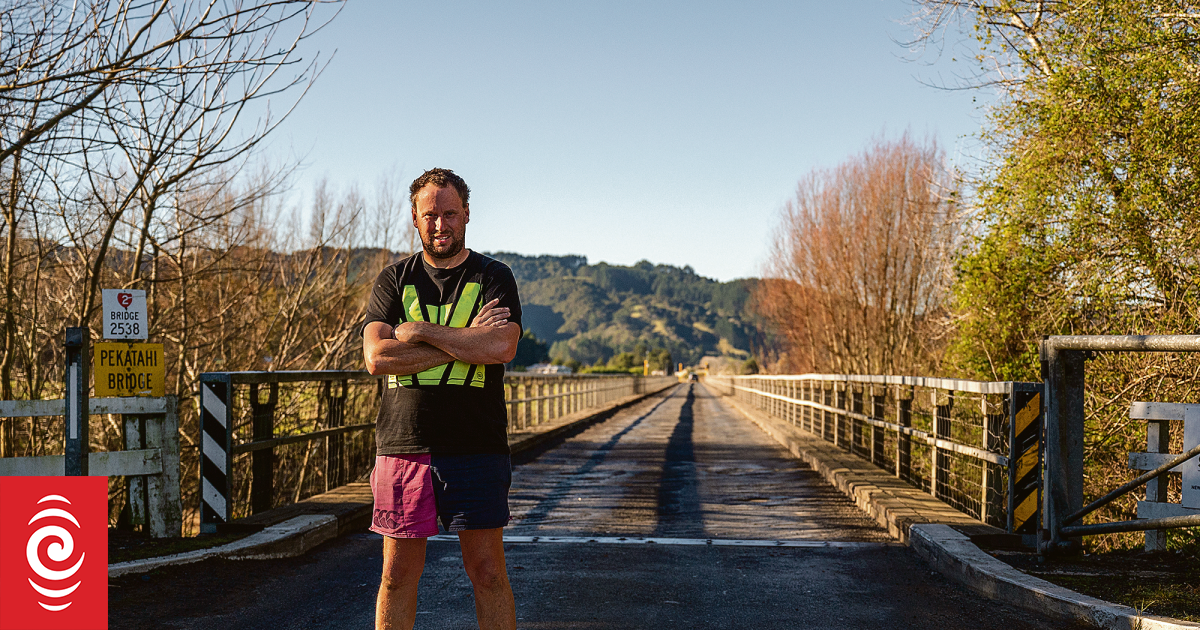 East Coast's Pekatahi Bridge worse than Third World - truckers | RNZ News
