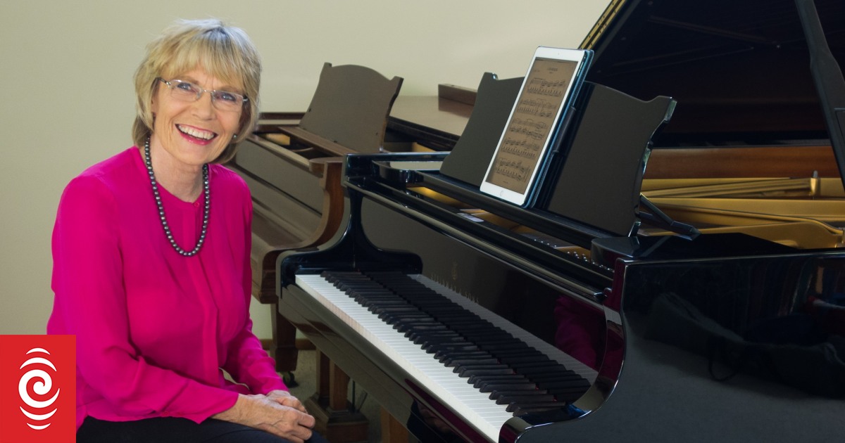 Ben HOADLEY: Snakes and Ladders, from Fit 4 Piano Etudes | RNZ