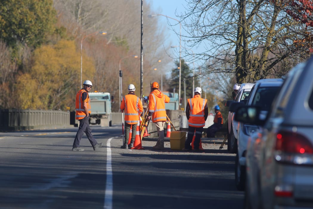 Ashburton Bridge night works pushed back | RNZ News