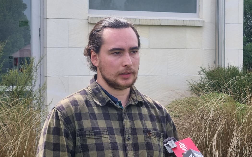 Dissection of rare whale begins: 'This is an extraordinary thing' | RNZ ...