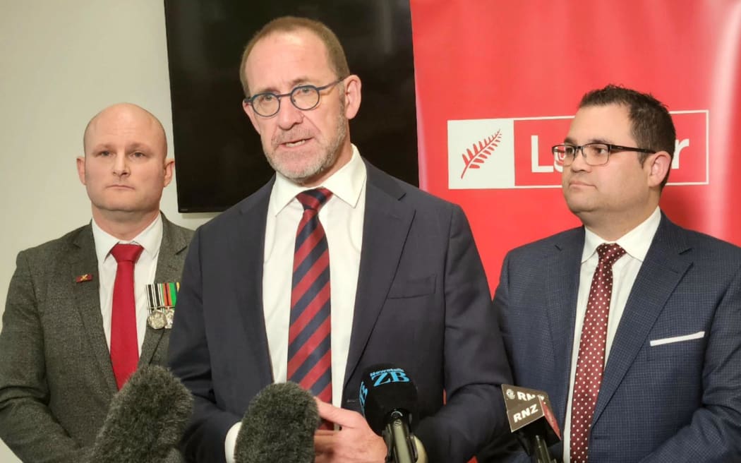 Labour promises Defence Force pay would be set independently | RNZ News