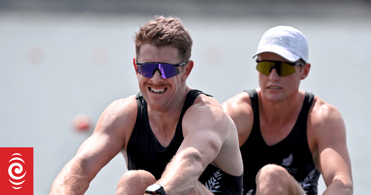 Gold for NZ! Rowing pair win world champs men's pair final | RNZ News