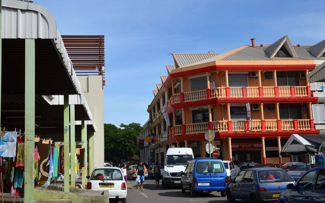 Rush on French Polynesian shops before COVID-19 measures | RNZ News