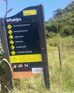 Council considers another warning sign for Whatipu beach | RNZ