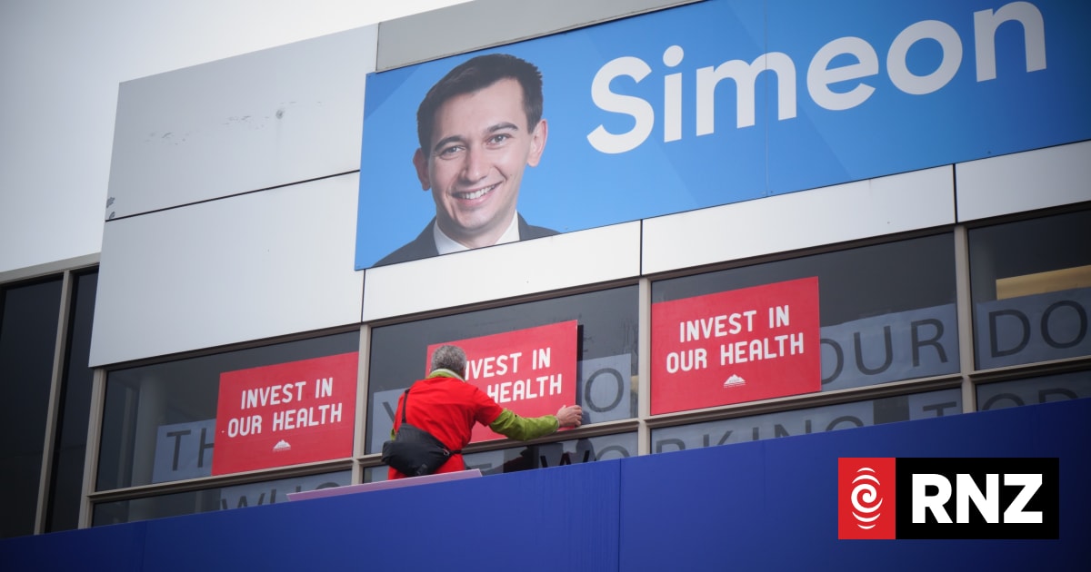 Striking senior doctors hit back at Health Minister Simeon Brown's ...