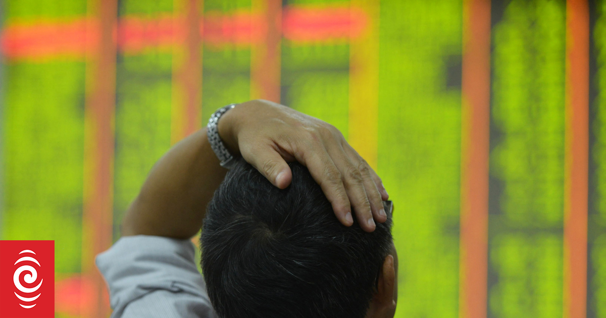 Stocks plunge on tariff turmoil, VIX fear gauge spikes | RNZ News