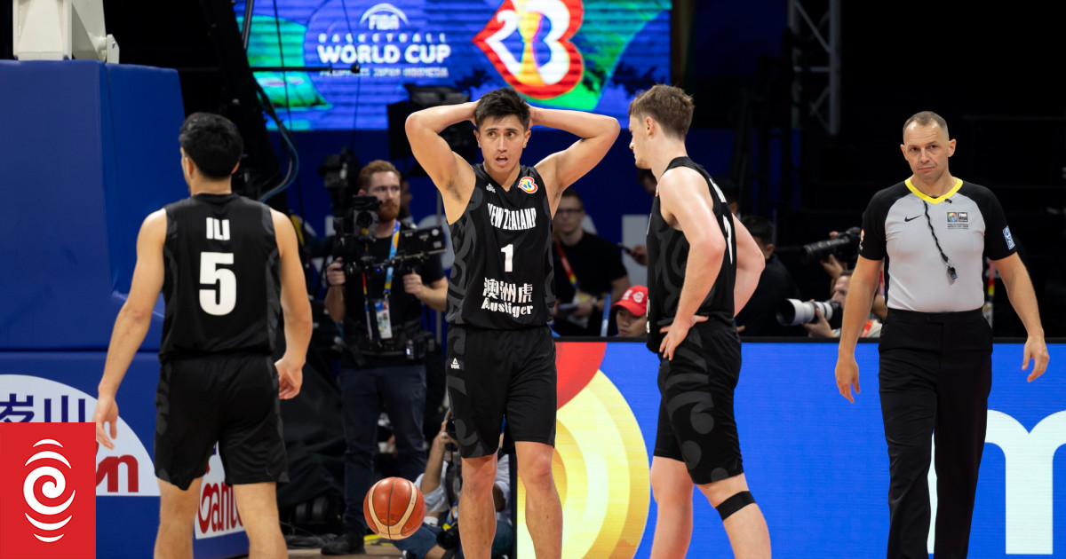 Tall Blacks suffer another loss at World Cup | RNZ News