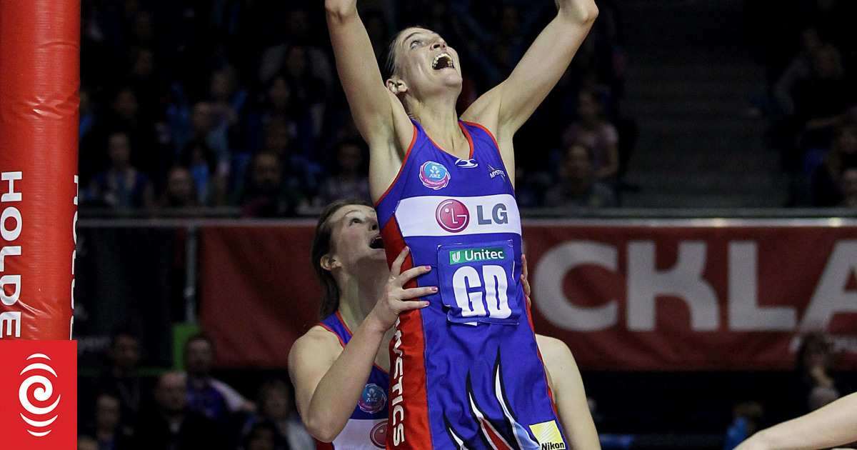 The hoist: How one act left a permanent mark on netball | RNZ News