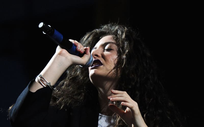 Poor health delays Lorde's tour | RNZ