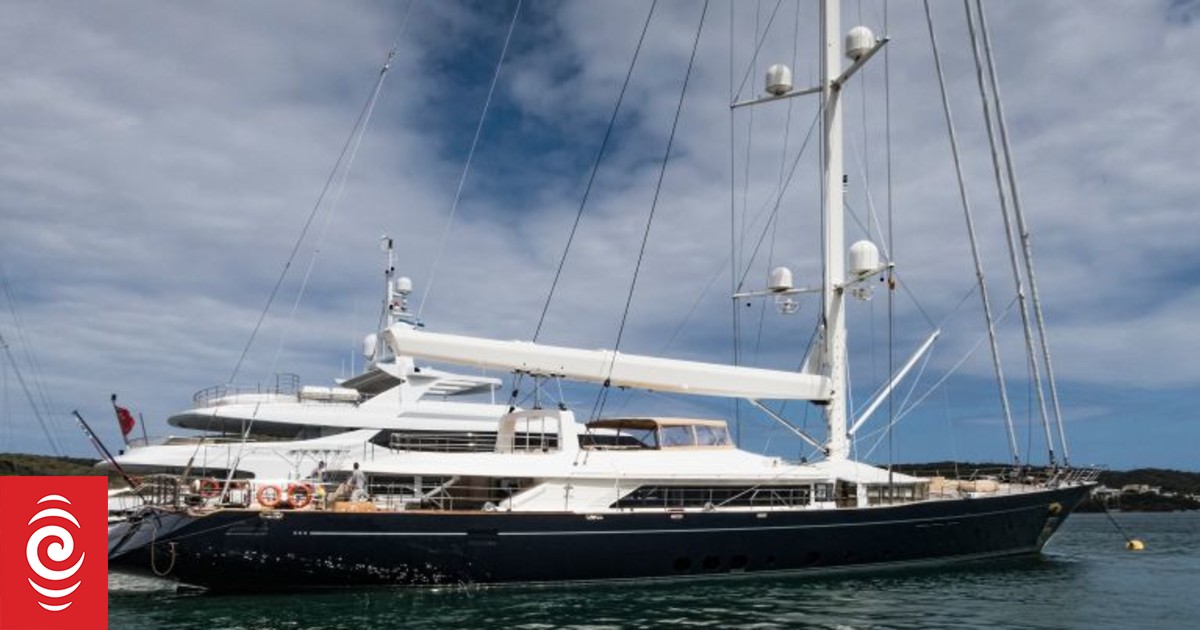 Bayesian sinking: Four victims on Mike Lynch yacht died of suffocation ...