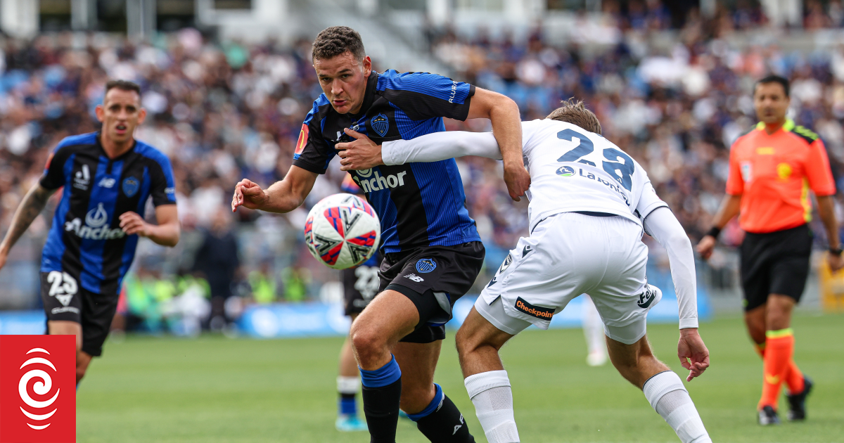 A-League live updates: Auckland claim semi-final advantage with 1-0 win ...
