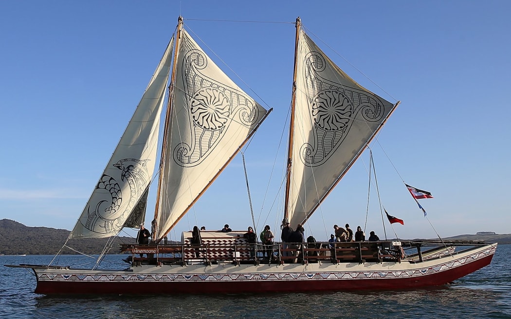 Powhiri greets world tour waka | RNZ News