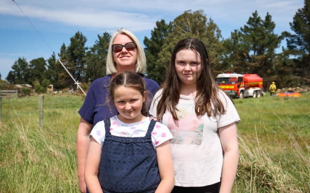 Kaikōura couple save beloved ponies from fire | RNZ