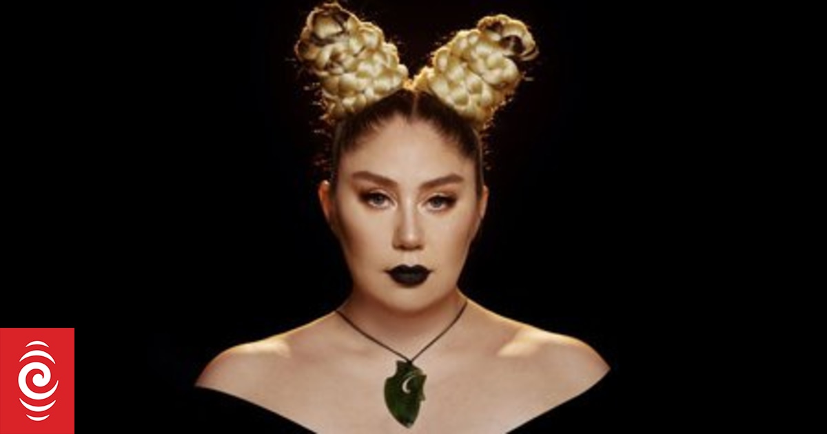 Theia / TE KAAHU | RNZ