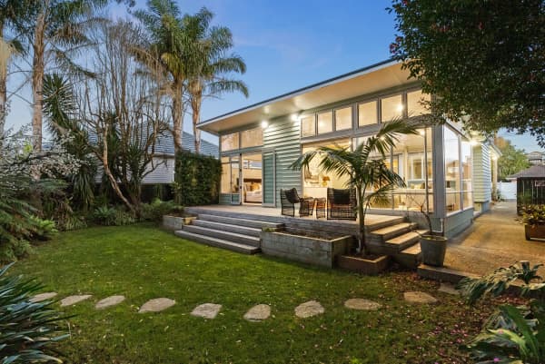 Dame Jacinda Ardern's Auckland house for sale | RNZ
