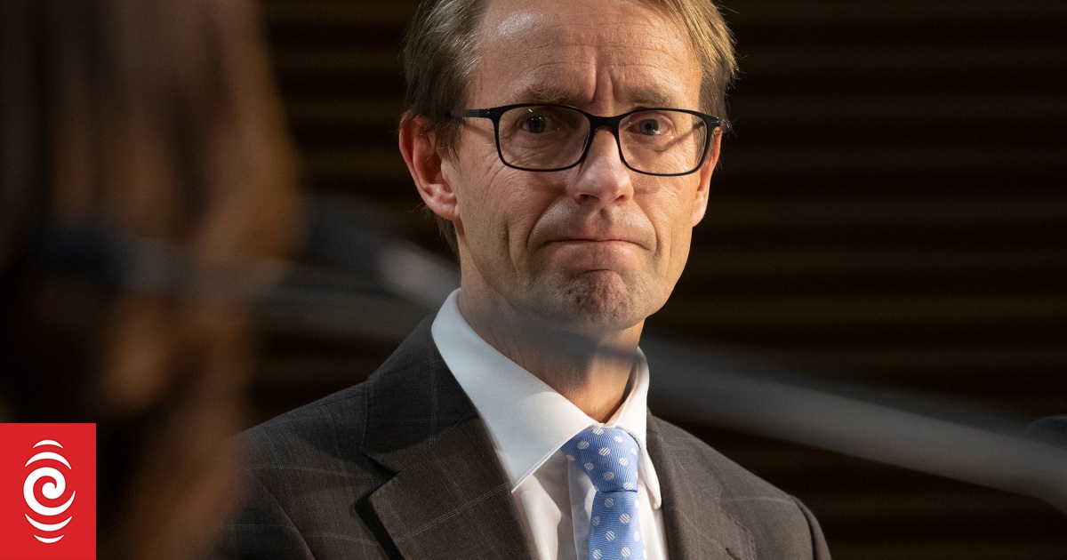 Ashley Bloomfield and Andrew Coster on Covid-19 and level 2 rules | RNZ ...