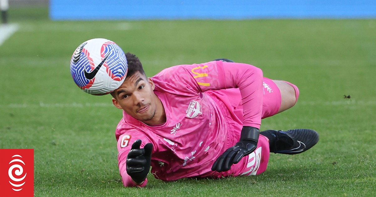 Wellington Phoenix goalkeeper Alex Paulsen makes landmark move to ...