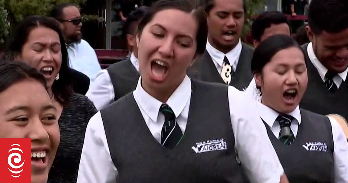 Celebrating Ranginui Walker with a waiata | RNZ
