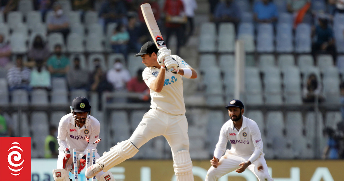 Black Caps fall to heavy defeat to India in second test | RNZ News