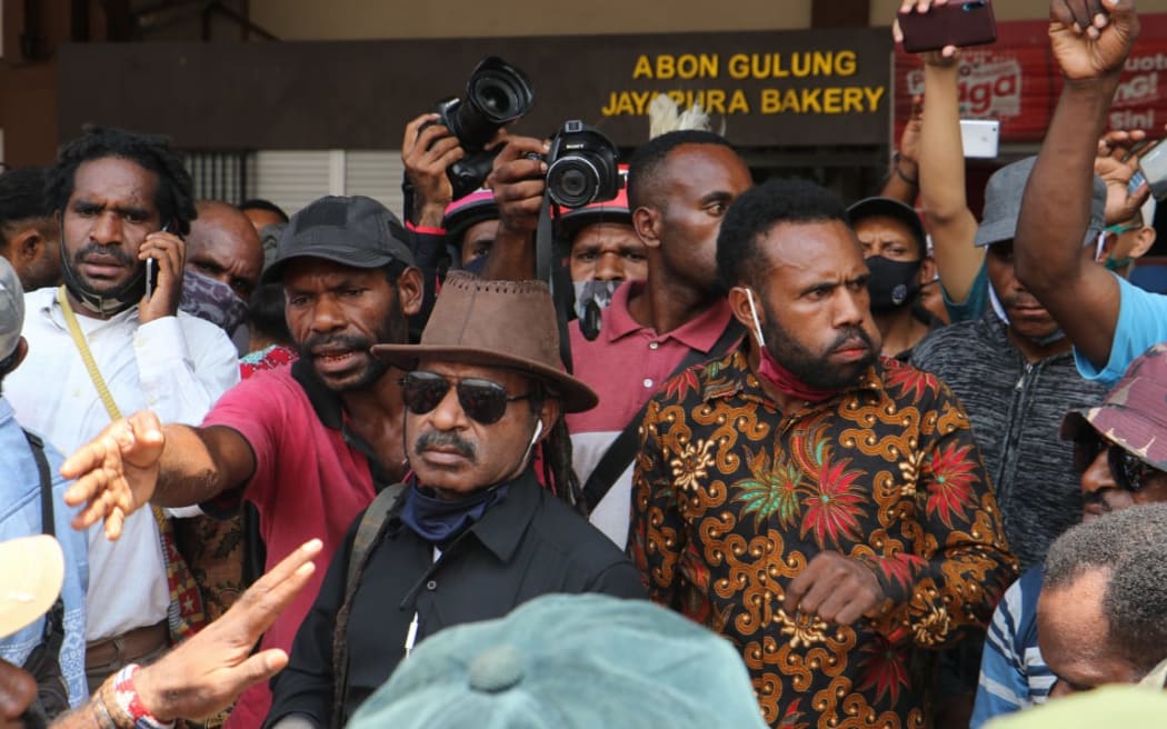 Indonesian police arrest West Papuan leader Buchtar Tabuni | RNZ News