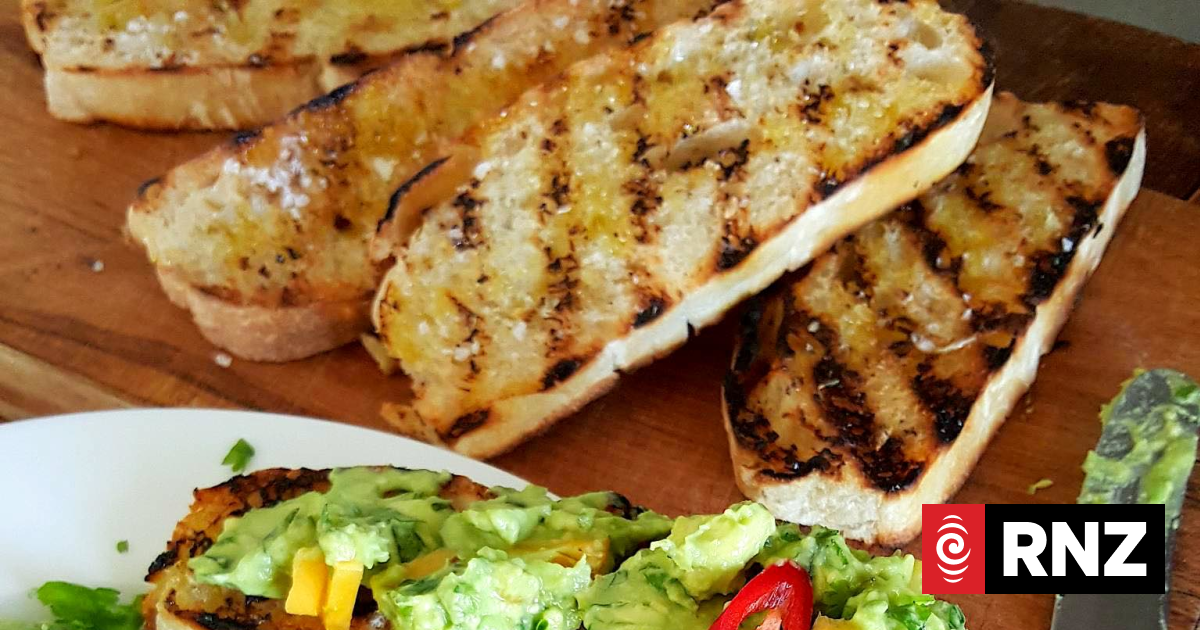 Julie Biuso's Peach Guacamole | RNZ