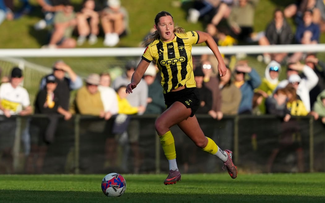 Phoenix and Auckland FC players pick up A-League awards | RNZ News