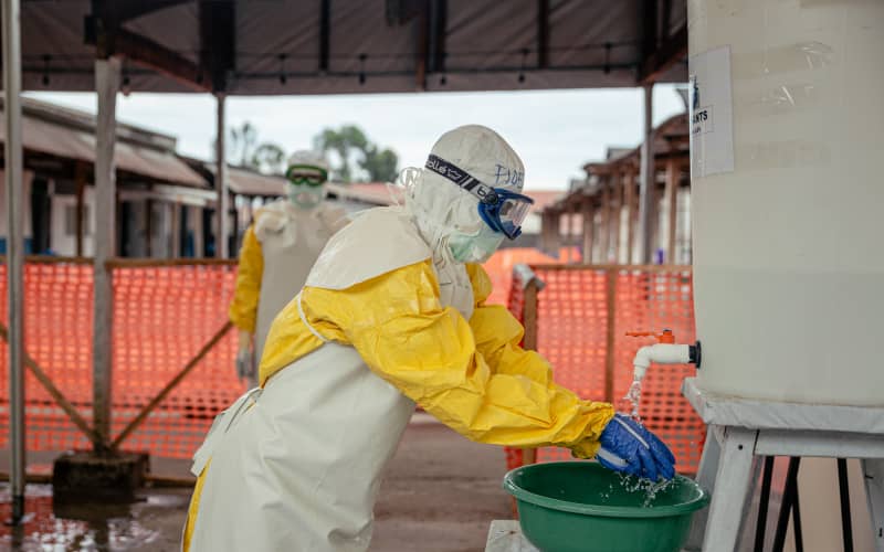 France reports Ebola case in doctor returning from Congo | RNZ