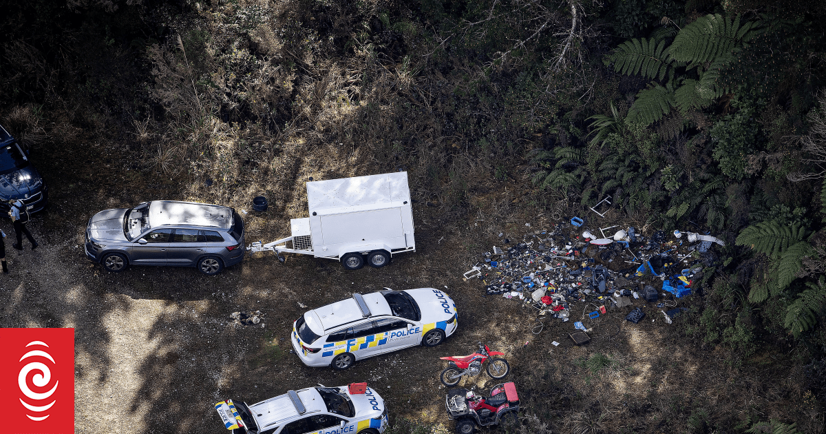Police warn trespassers off Tom Phillips’ secret bush hideouts | RNZ News