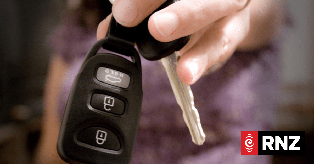 Woman gets money back for second-hand car after tribunal ruling | RNZ News