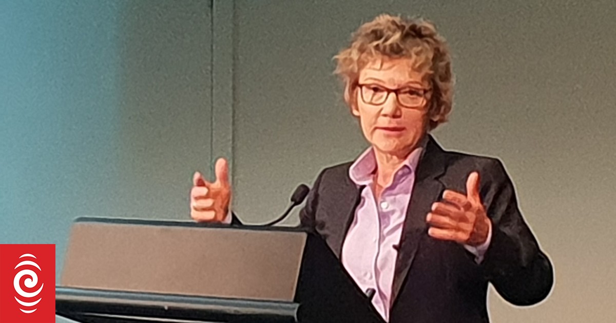 US federal bank head supports early action to tackle headwinds | RNZ News