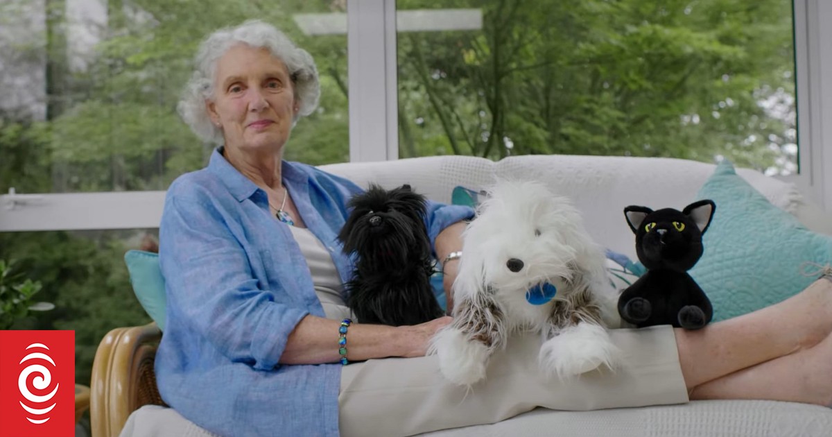 Dame Lynley Dodd: 'Children deserve the very best in words' | RNZ News