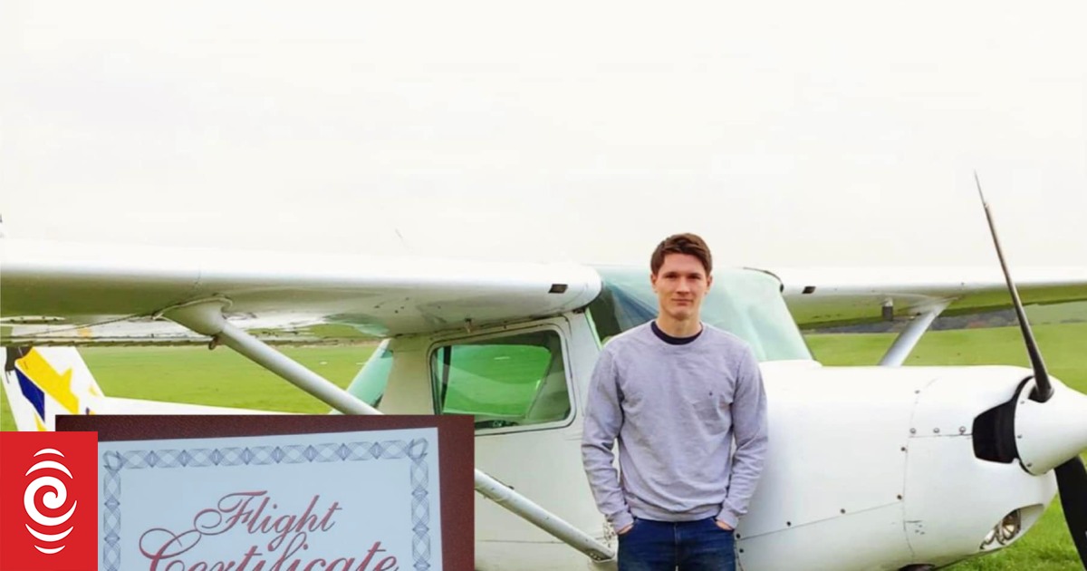 Former player flies plane over Port Vale's ground mocking relegation | RNZ News