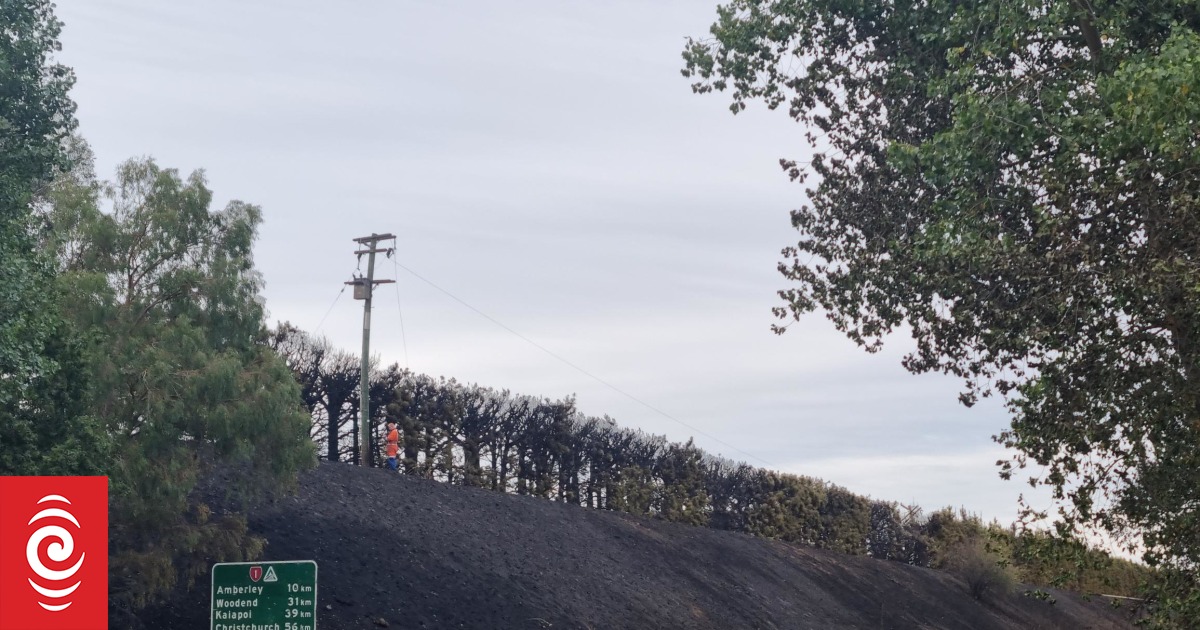 SH1 in North Canterbury reopens after large vegetation fire | RNZ News